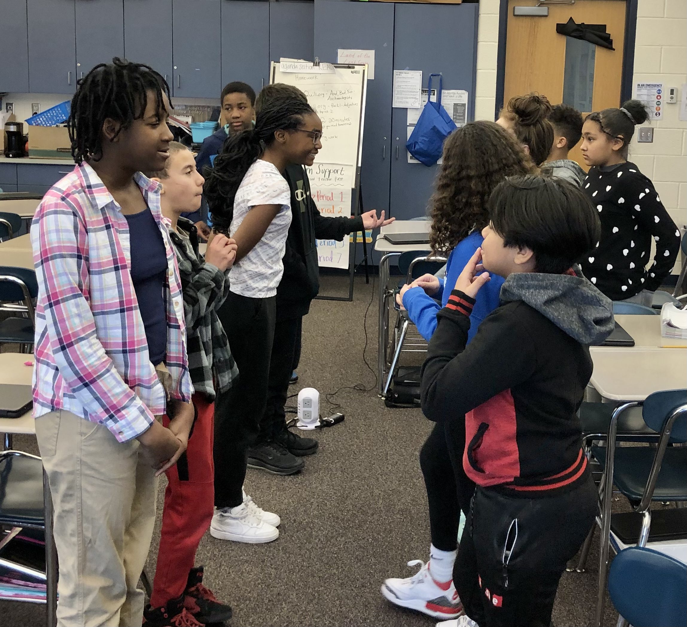 6th Grade ELA Class uses AVID Strategy "Lines of Communication" | Hudson City School District